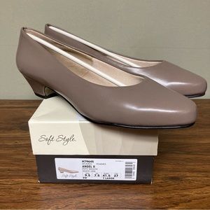 Soft Style | Shoes | Nwt Soft Style Angel Ii Putty Smooth Pumps 95 ...